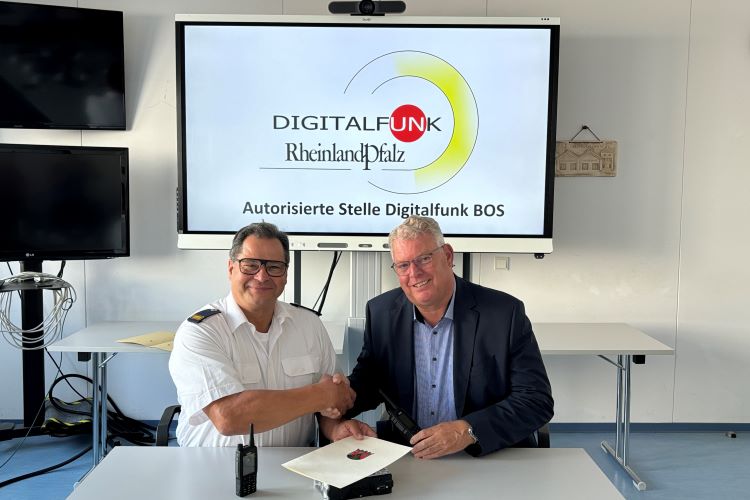 Neuer Rahmenvertrag zur Endgerätebeschaffung unterzeichnet ... Neuer Rahmenvertrag zur Endgerätebeschaffung unterzeichnet ...